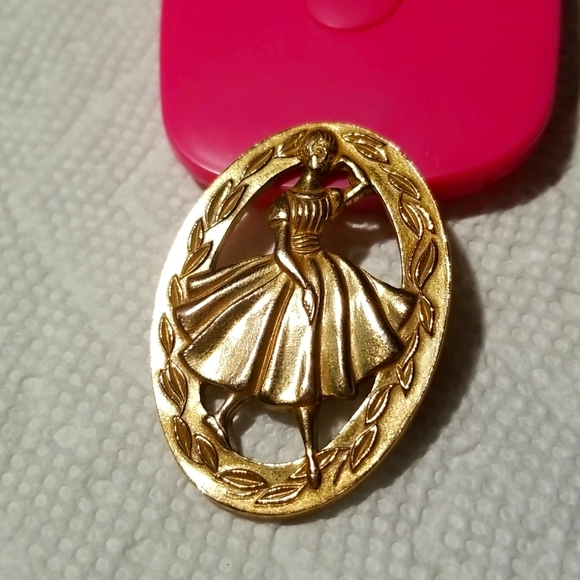 Jewelry | Vintage Singer Teenager Dressmaker Contest Pin | Poshmark